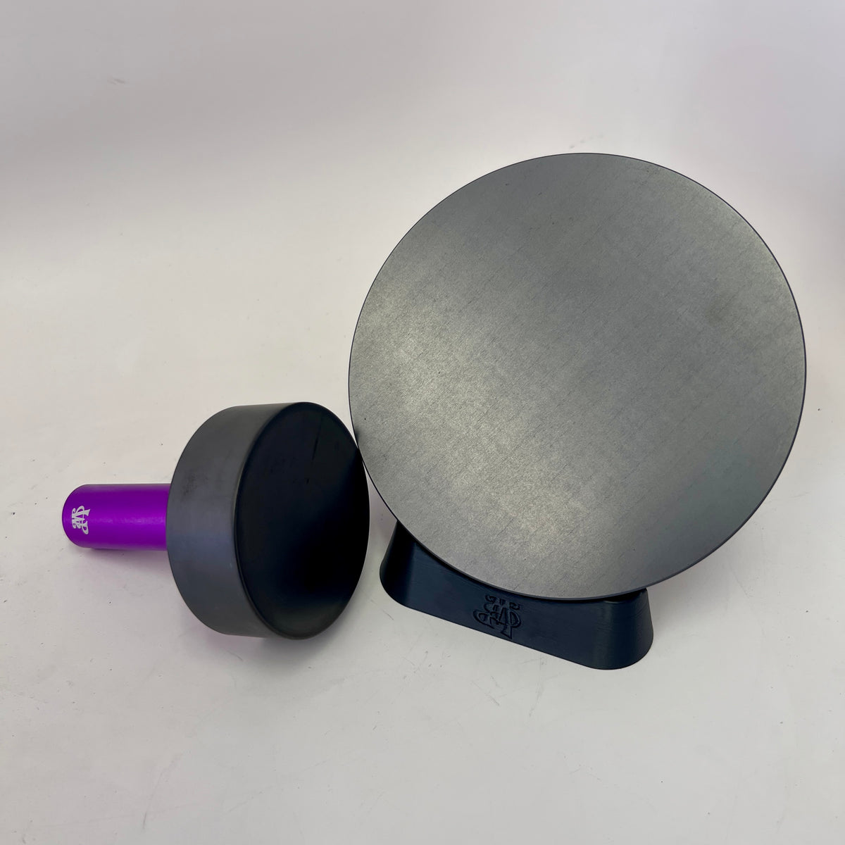 Chuck Puck, Graphite – Madhatterglassworks